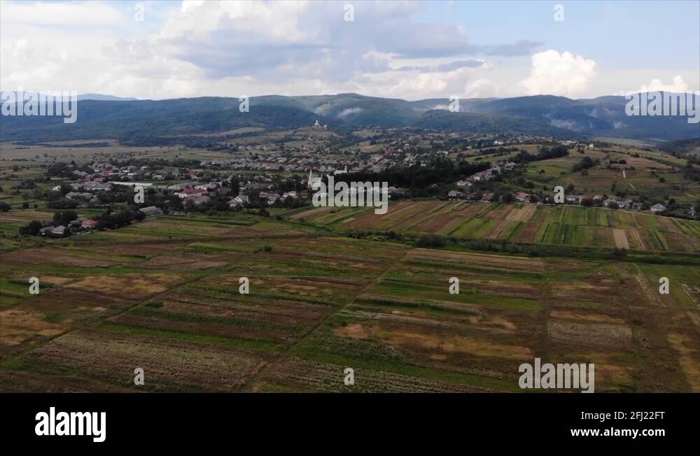 Side fly Stock Videos & Footage - HD and 4K Video Clips - Alamy