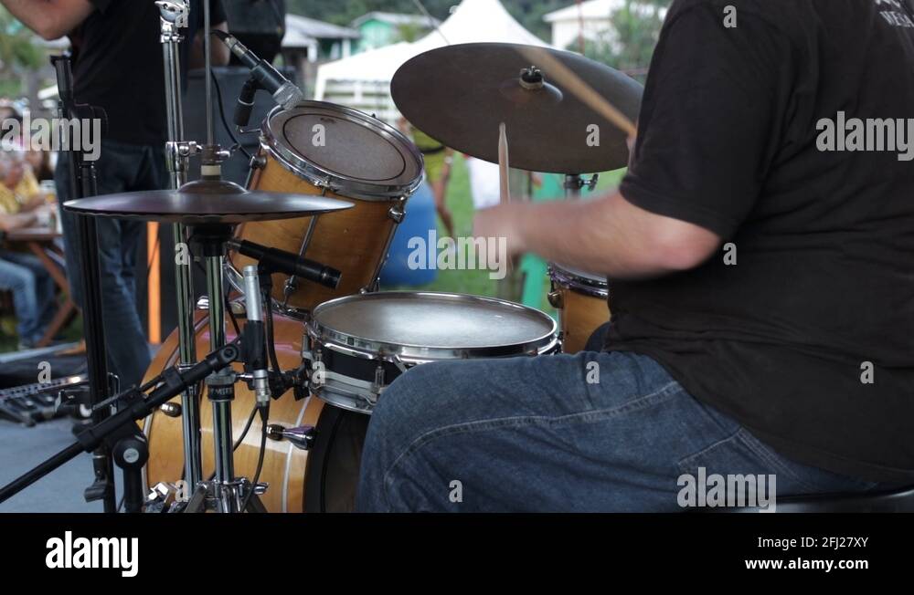 String drum Stock Videos & Footage - HD and 4K Video Clips - Alamy