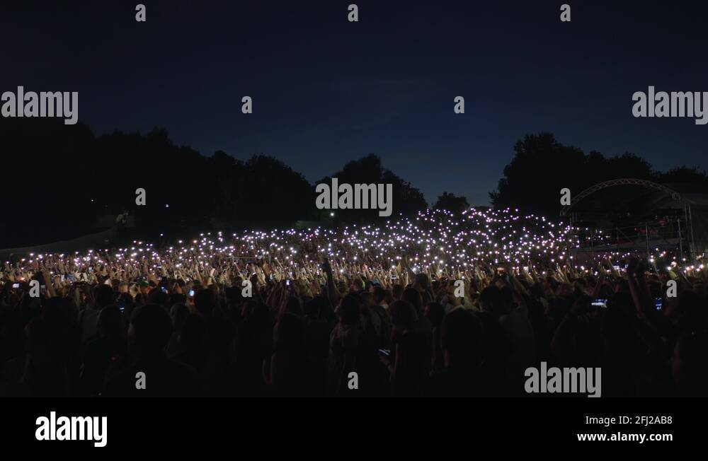 Crowd concert sky Stock Videos & Footage - HD and 4K Video Clips - Alamy