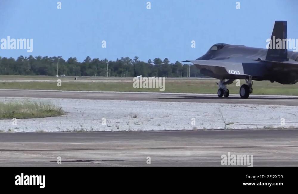 Lockheed Martin F-35 Lightning II take off from runway - 2015 Stock ...