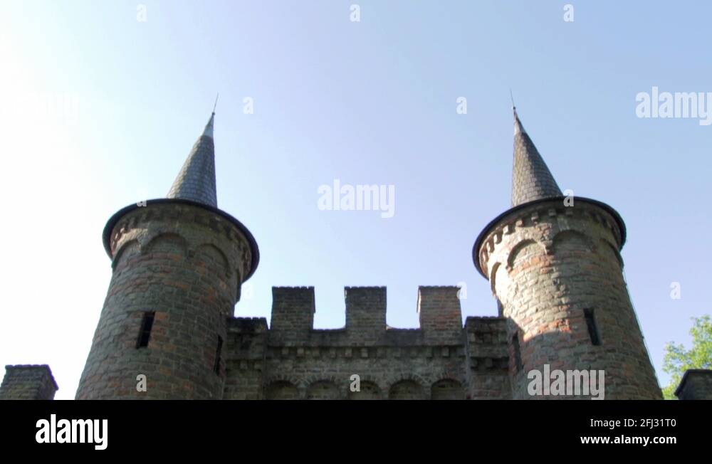 Castle gate towers Stock Videos & Footage - HD and 4K Video Clips - Alamy