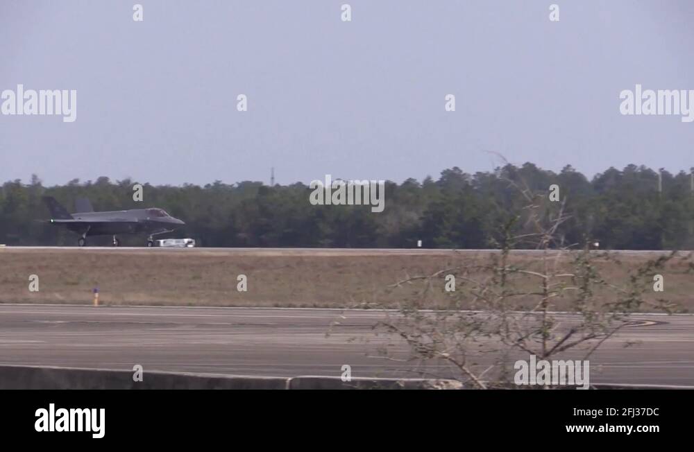 Lockheed Martin F-35 Lightning II take off from runway - 2015 Stock ...