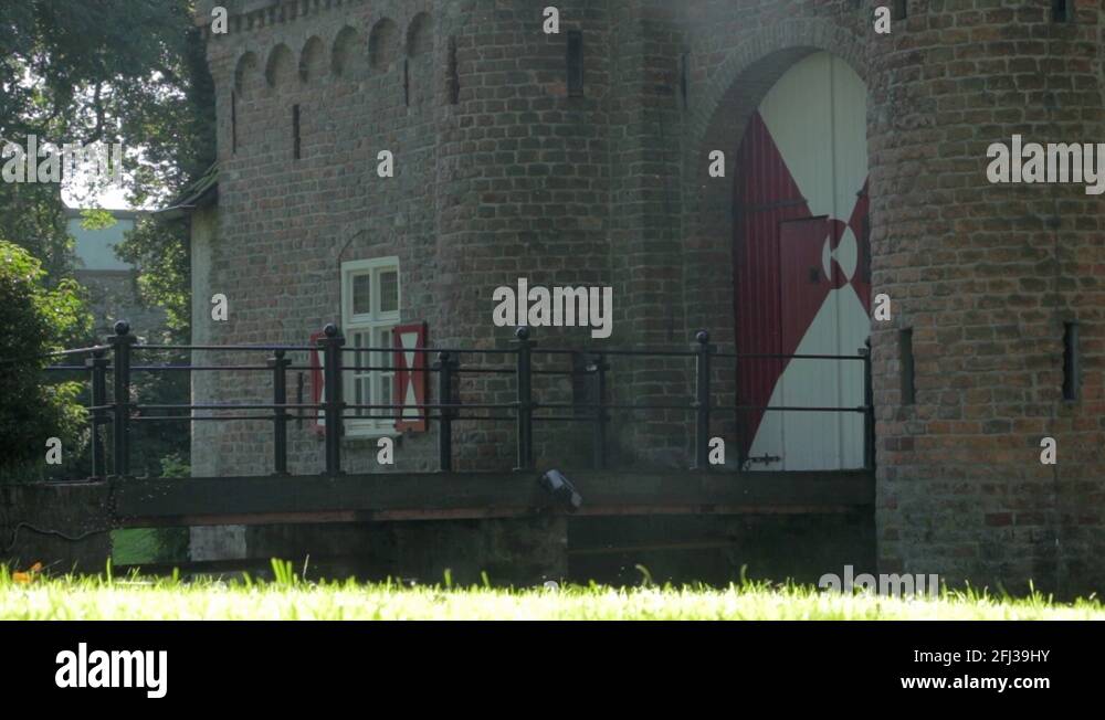 Castle gate bridge Stock Videos & Footage - HD and 4K Video Clips - Alamy