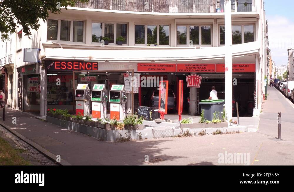 Downtown gas station Stock Videos & Footage - HD and 4K Video Clips - Alamy