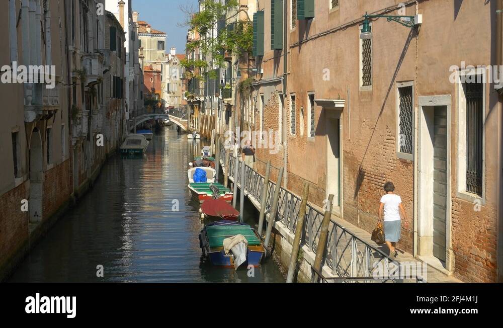 A quiet backwater in Venice Stock Video Footage - Alamy