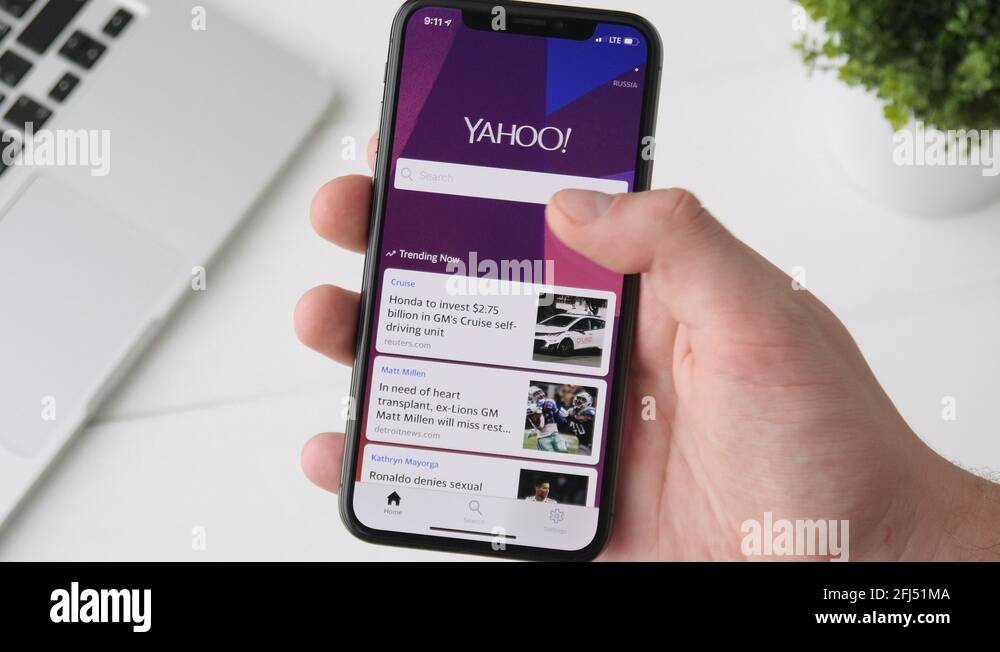 Yahoo mail app icon on Stock Videos & Footage - HD and 4K Video Clips - Alamy