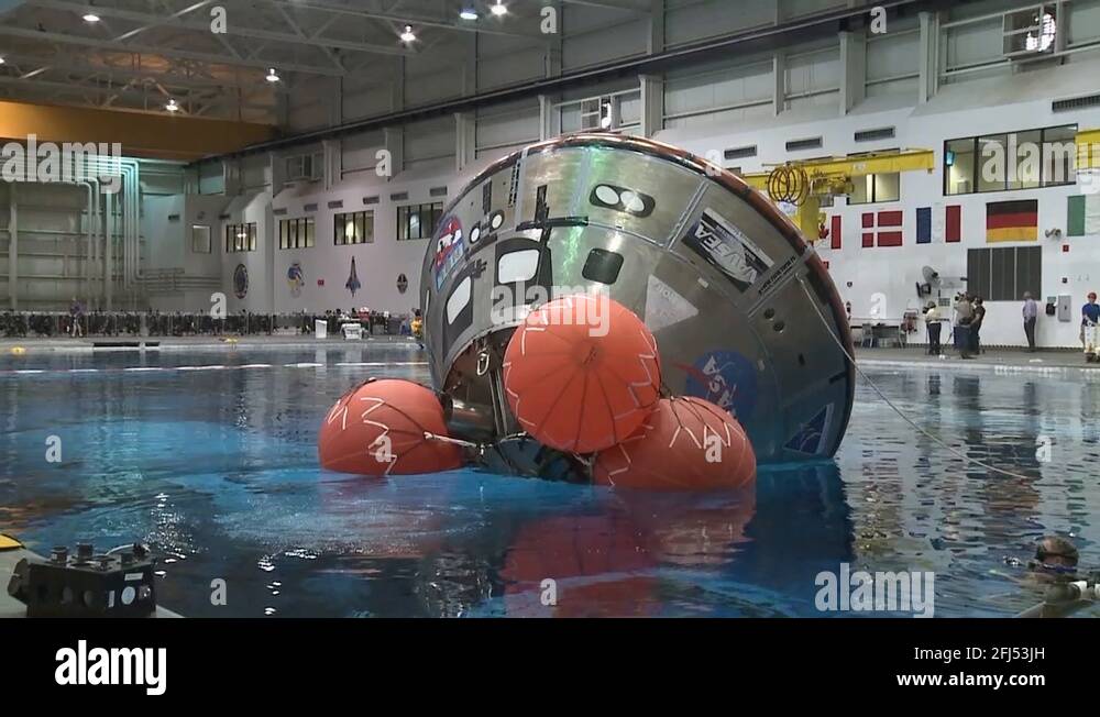 Neutral buoyancy lab Stock Videos & Footage - HD and 4K Video Clips - Alamy