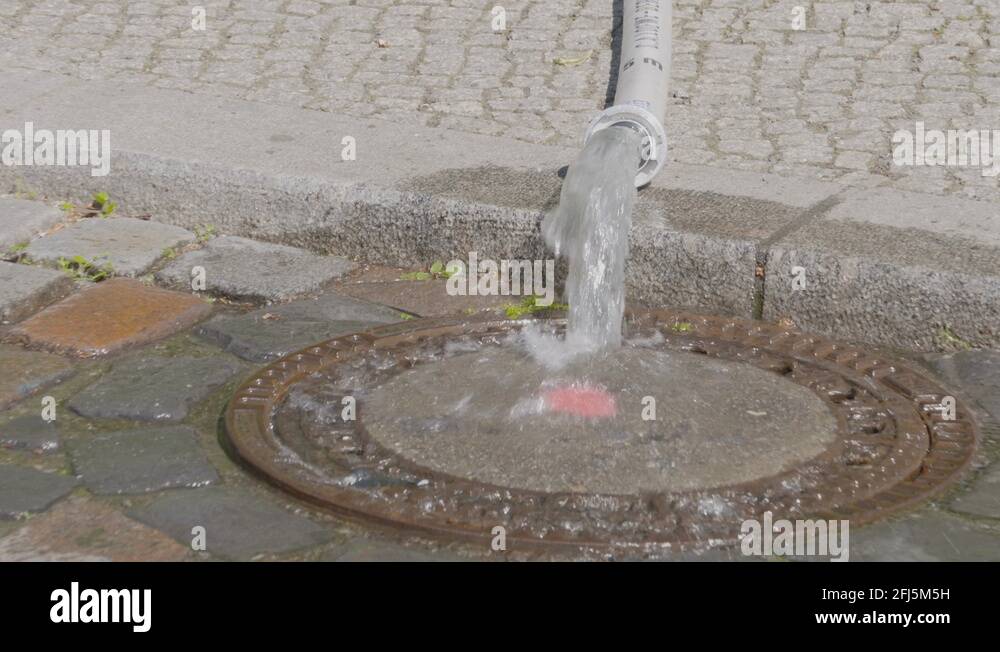 Manhole in water Stock Videos & Footage - HD and 4K Video Clips - Alamy