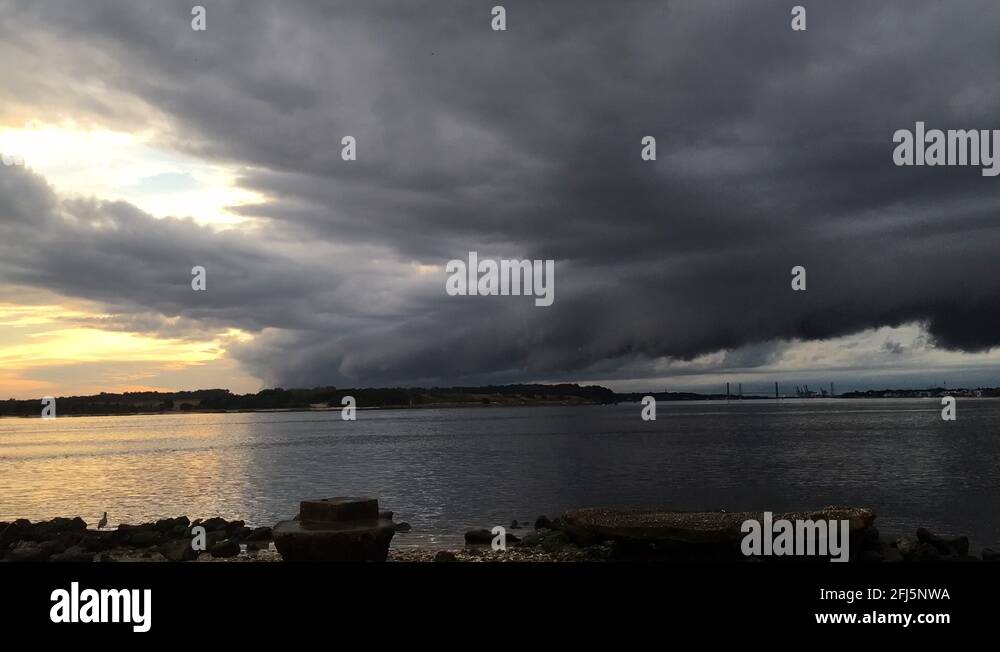 Storm forming Stock Videos & Footage - HD and 4K Video Clips - Alamy