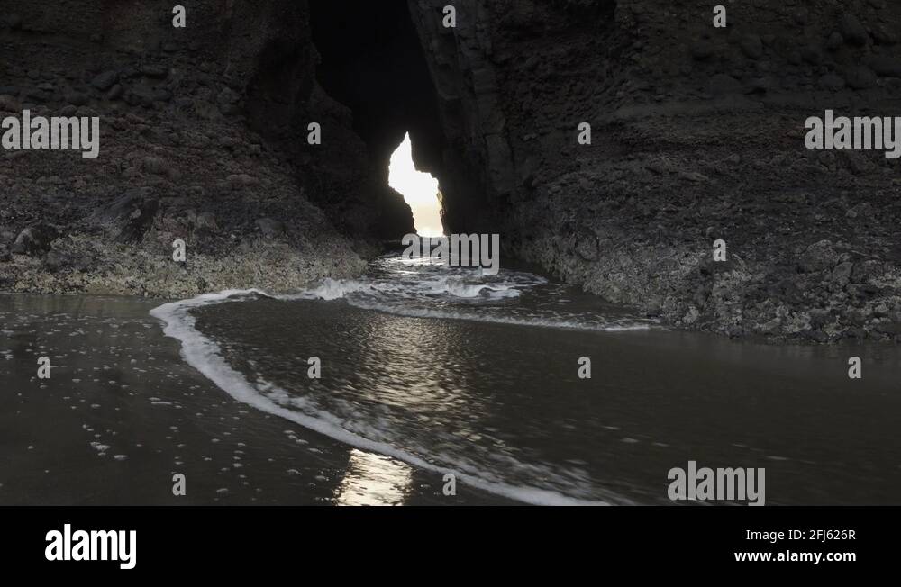 Ocean cavern Stock Videos & Footage - HD and 4K Video Clips - Alamy