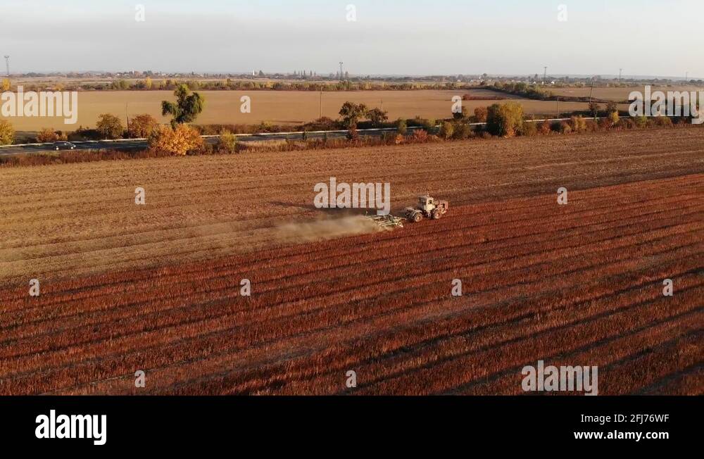 Flying tractor Stock Videos & Footage - HD and 4K Video Clips - Alamy