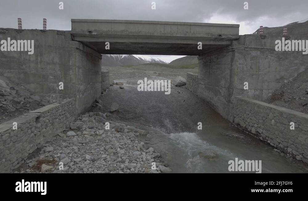 China border bridge Stock Videos & Footage - HD and 4K Video Clips - Alamy