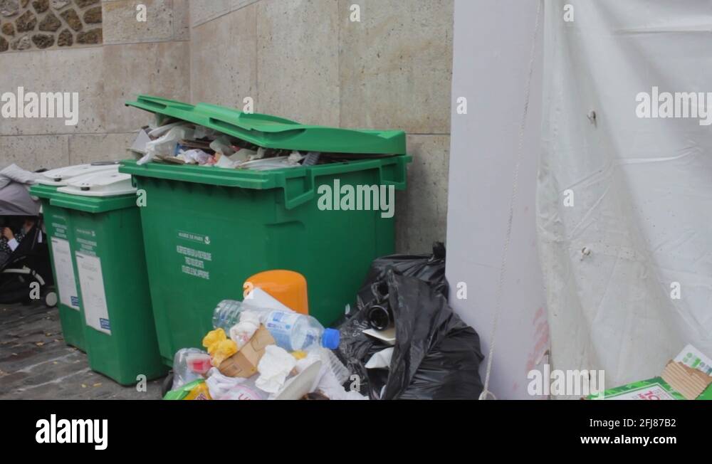 Paris recycle Stock Videos & Footage - HD and 4K Video Clips - Alamy