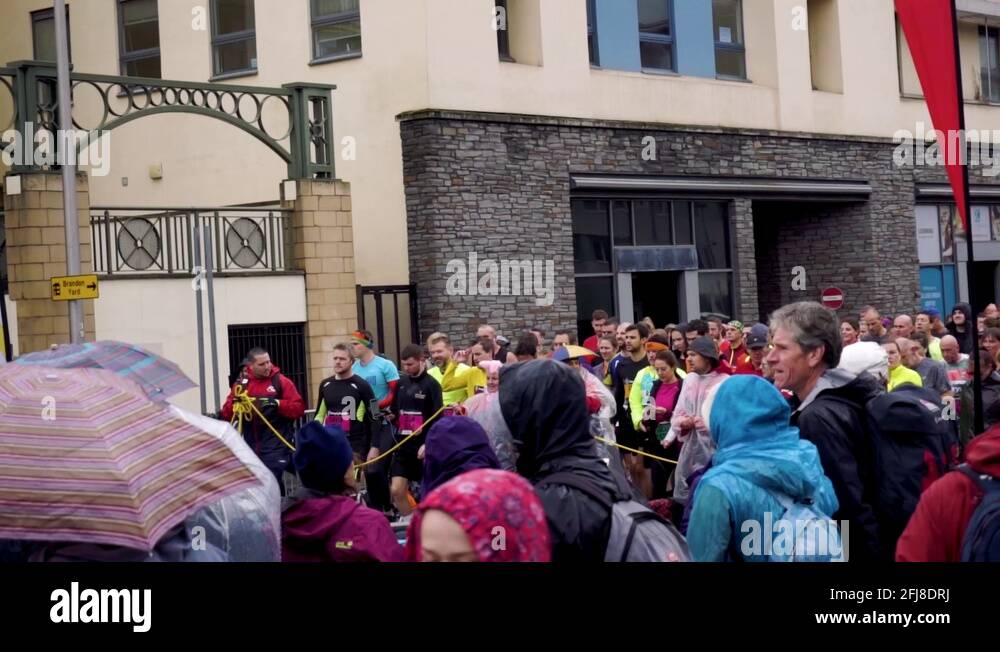 Marathon start line Stock Videos & Footage - HD and 4K Video Clips - Alamy