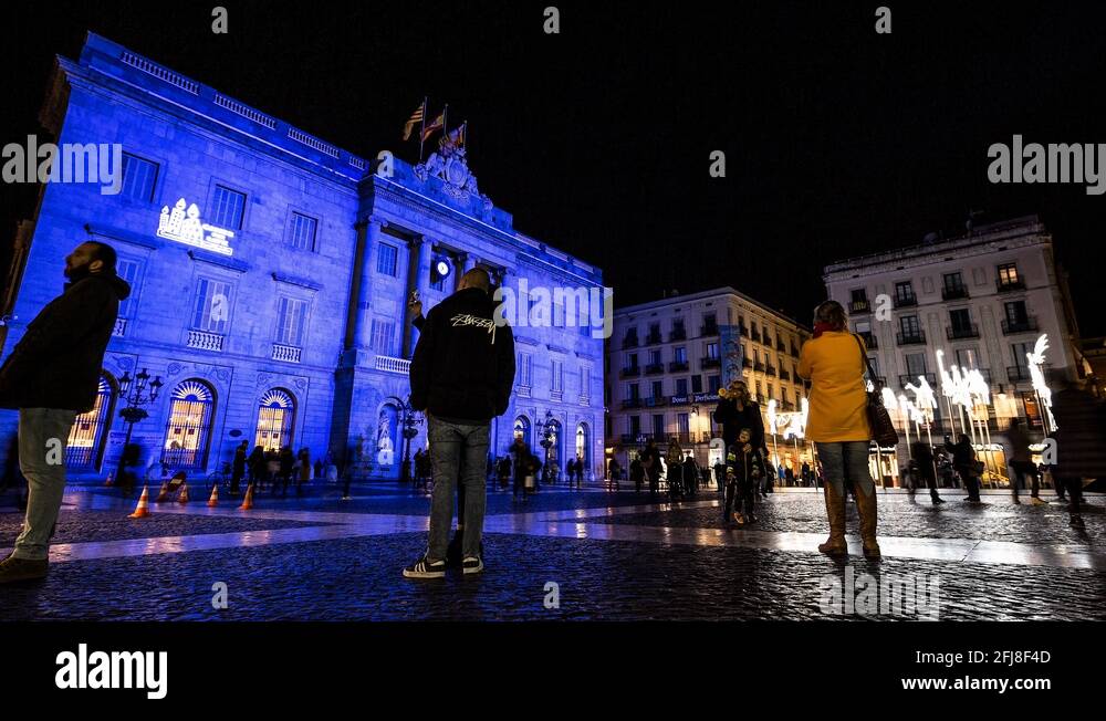 Public square Stock Videos & Footage - HD and 4K Video Clips - Alamy