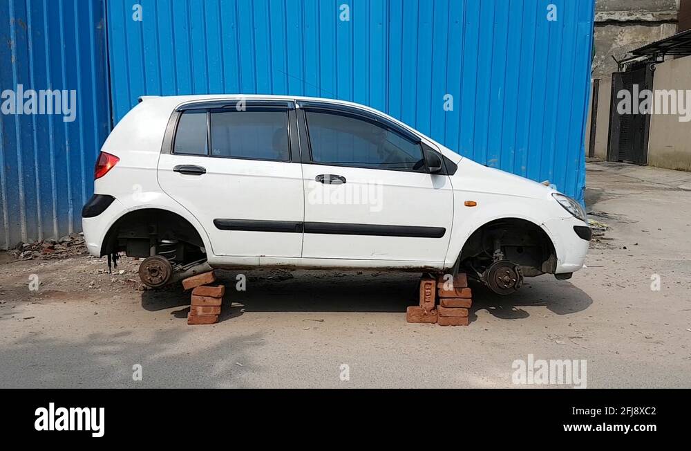 Car without tires Stock Videos & Footage - HD and 4K Video Clips - Alamy
