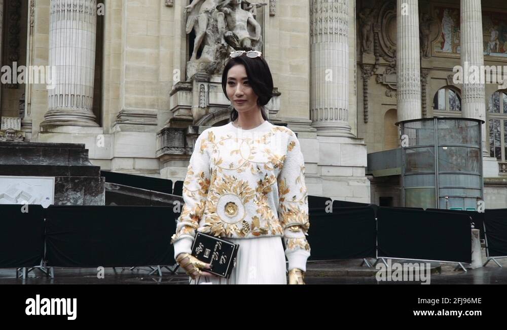 Chinese catwalk Stock Videos & Footage - HD and 4K Video Clips - Alamy