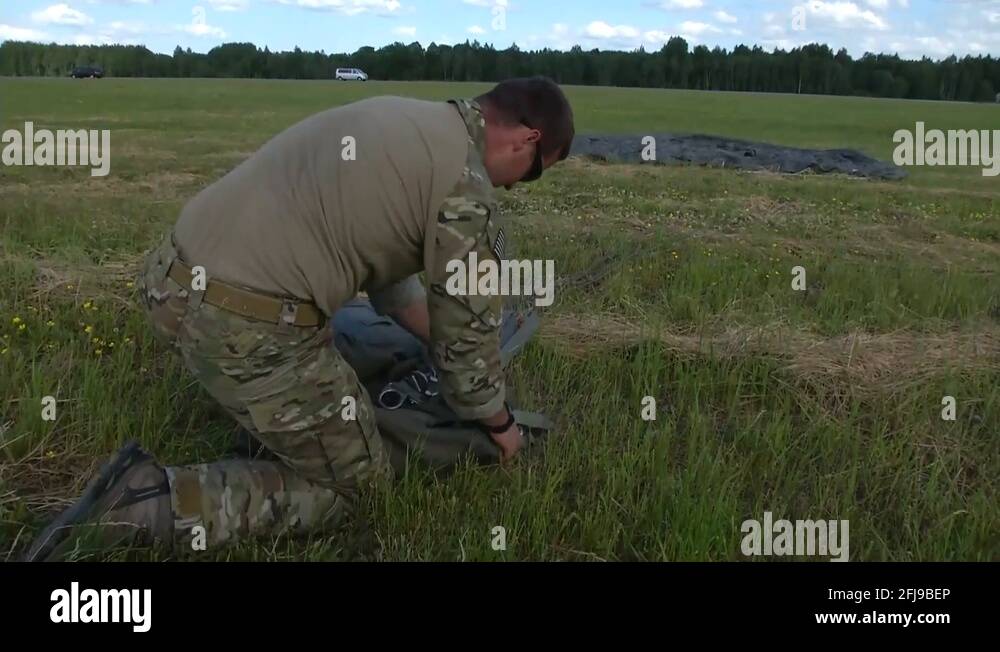 Us army team work Stock Videos & Footage - HD and 4K Video Clips - Alamy