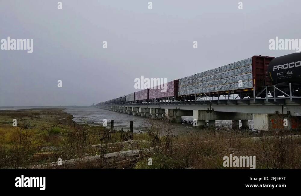 Train load bridge Stock Videos & Footage - HD and 4K Video Clips - Alamy