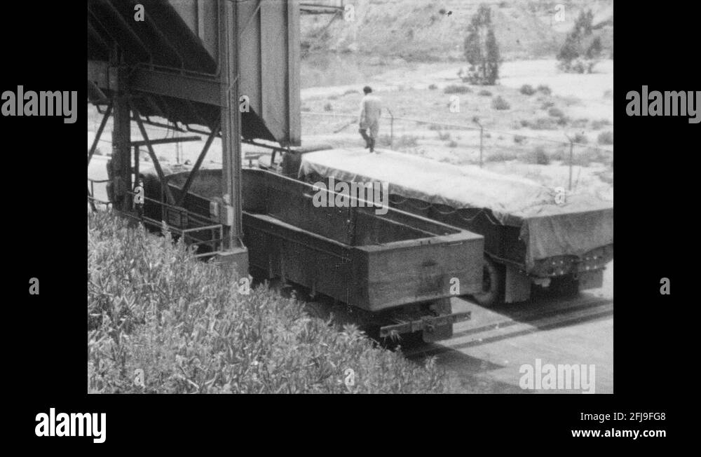 Elevated hopper Stock Videos & Footage - HD and 4K Video Clips - Alamy