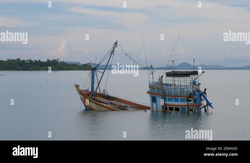 Sinking wooden boat Stock Videos & Footage - HD and 4K Video Clips - Alamy