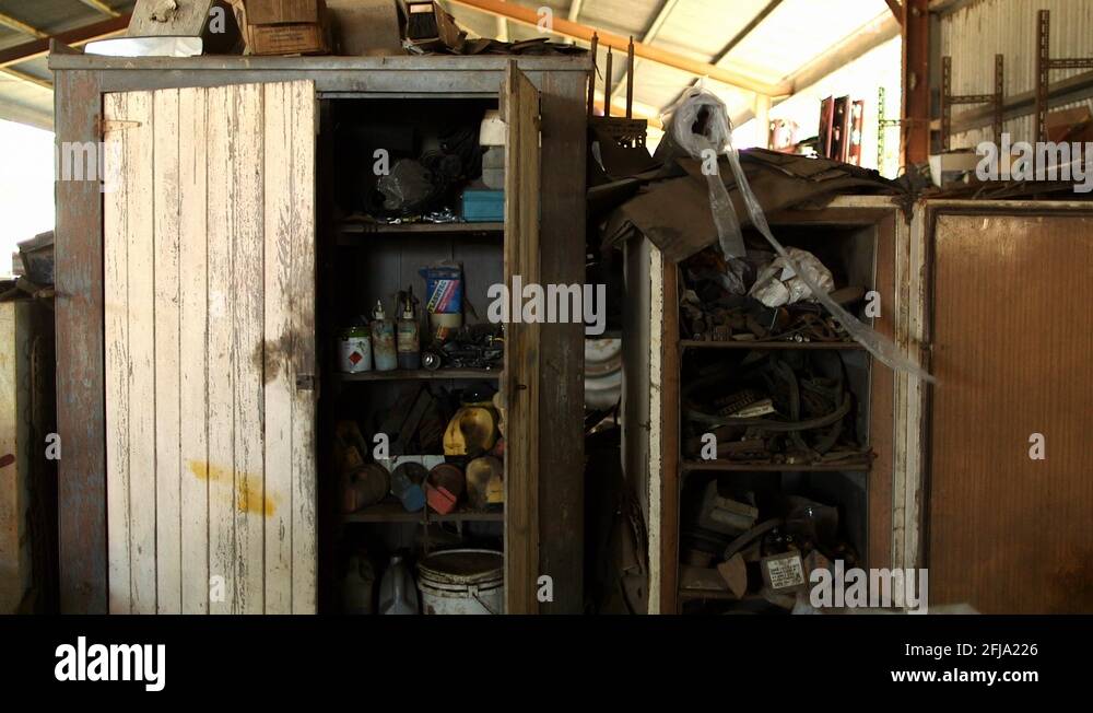 Messy farm buildings Stock Videos & Footage - HD and 4K Video Clips - Alamy