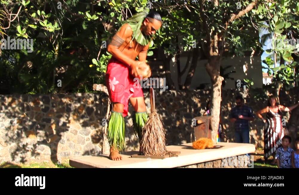 Maui, Hawaii French Polynesia, Luau party, Native Hawaiian shows to ...