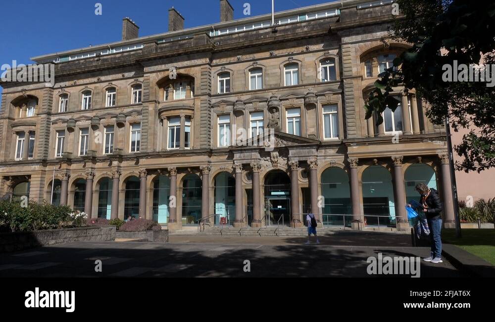 Glasgow town hall Stock Videos & Footage - HD and 4K Video Clips - Alamy