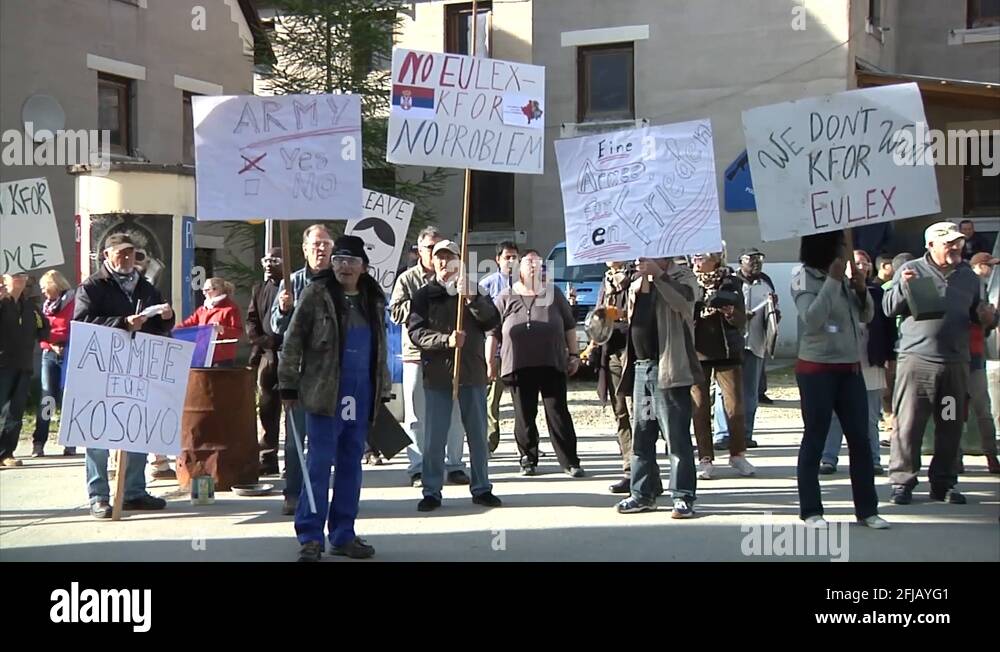 Crowd riot control Stock Videos & Footage - HD and 4K Video Clips - Alamy