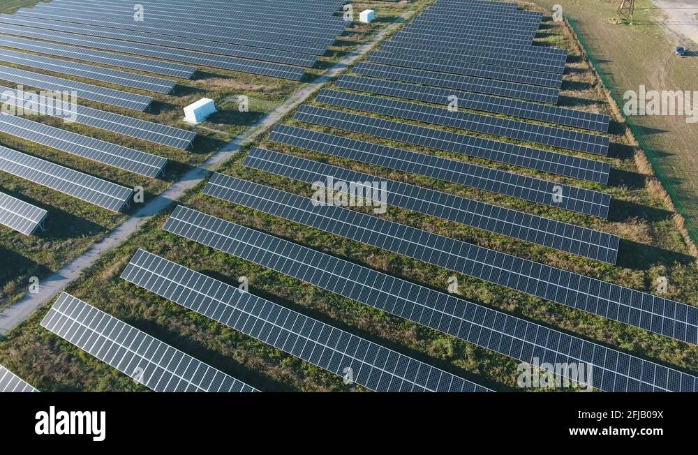 Mirror solar panels Stock Videos & Footage - HD and 4K Video Clips - Alamy