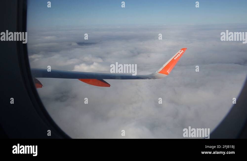 Easyjet plane clouds Stock Videos & Footage - HD and 4K Video Clips - Alamy