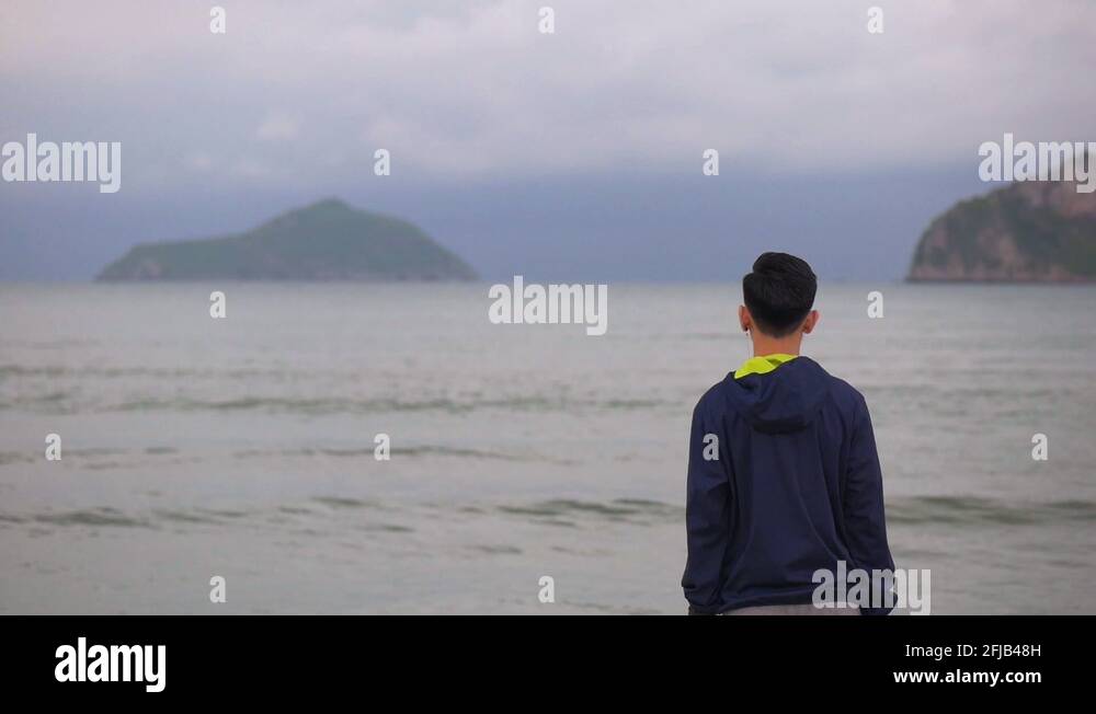 Running standing Stock Videos & Footage - HD and 4K Video Clips - Alamy