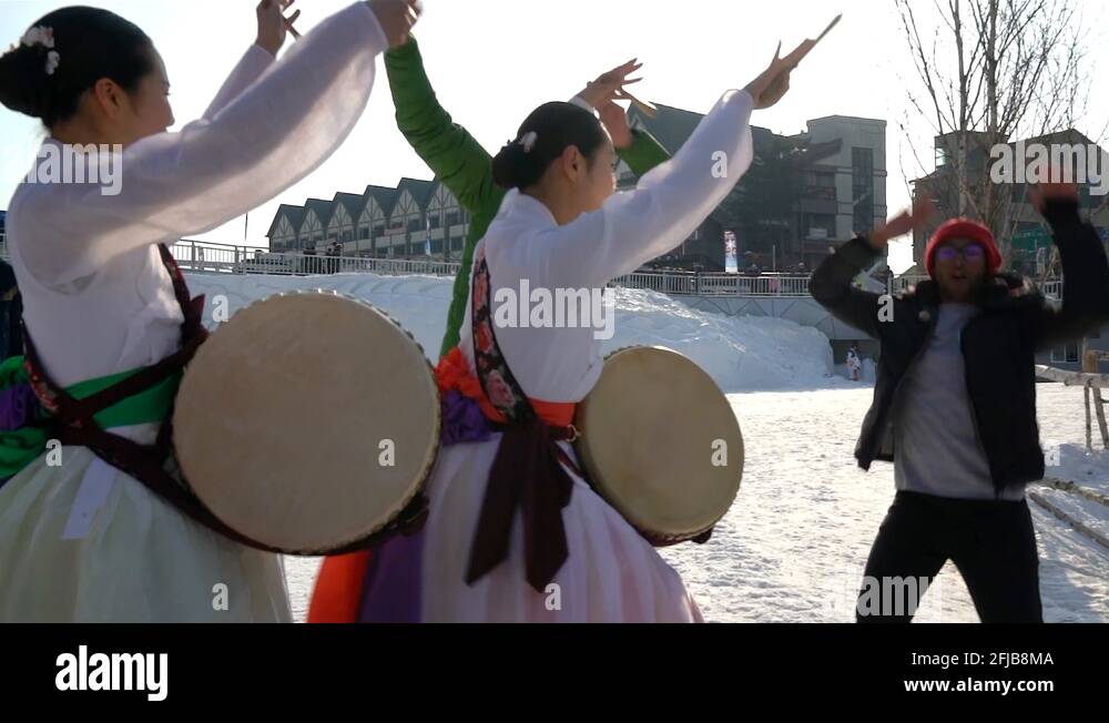 Traditional korean fans Stock Videos & Footage - HD and 4K Video Clips ...