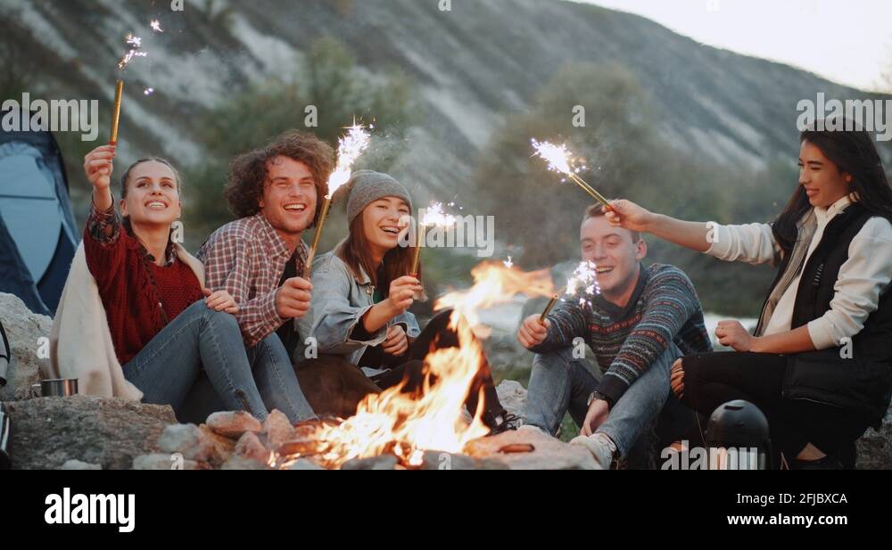 Campfire group teens Stock Videos & Footage - HD and 4K Video Clips - Alamy