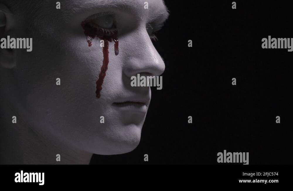 Statue crying Stock Videos & Footage - HD and 4K Video Clips - Alamy