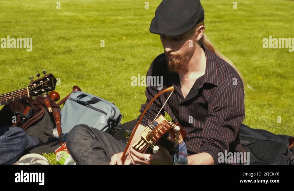 Fiddle player man Stock Videos & Footage - HD and 4K Video Clips - Alamy