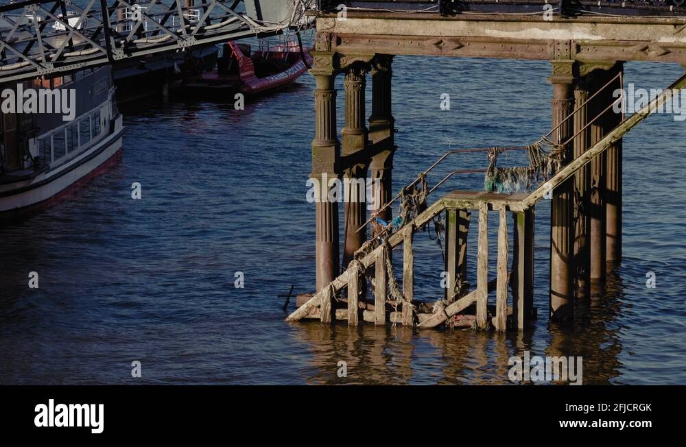 Thames cafe Stock Videos & Footage - HD and 4K Video Clips - Alamy
