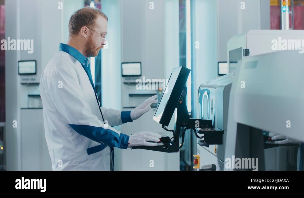 Silicon tech workers Stock Videos & Footage - HD and 4K Video Clips - Alamy