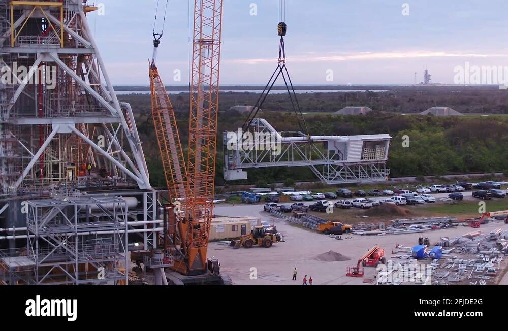 Crew access arm Stock Videos & Footage - HD and 4K Video Clips - Alamy