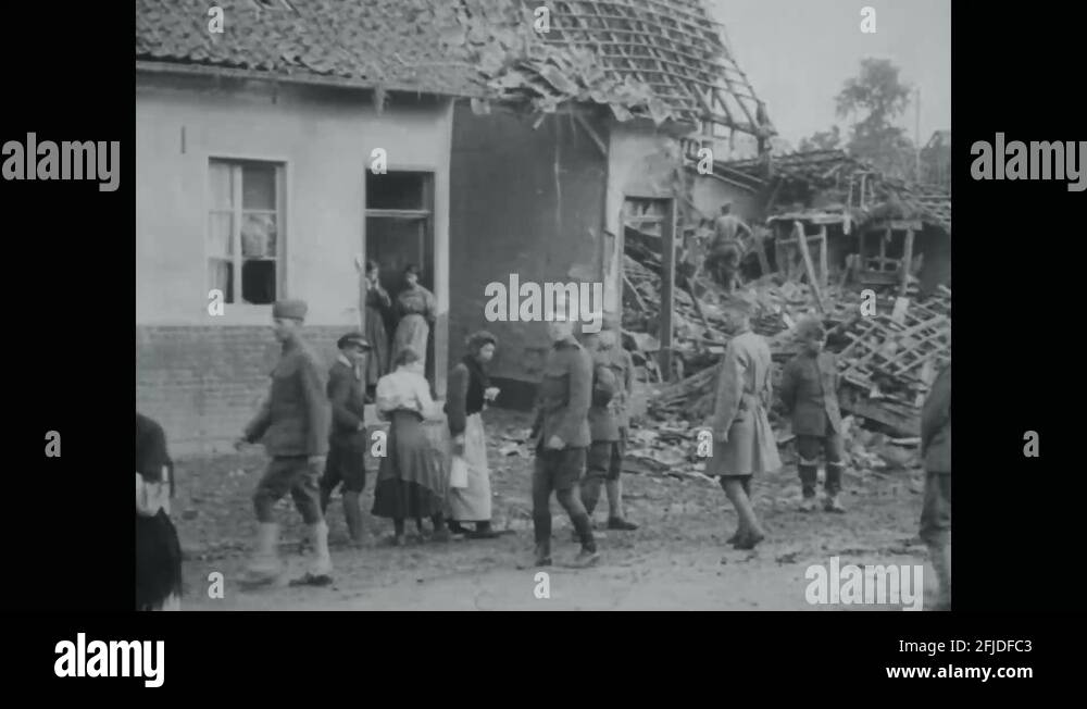 Torpedo attack Stock Videos & Footage - HD and 4K Video Clips - Alamy