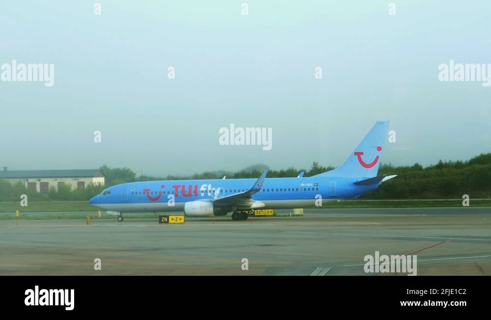 Tui airplane aircraft flight Stock Videos & Footage - HD and 4K Video ...