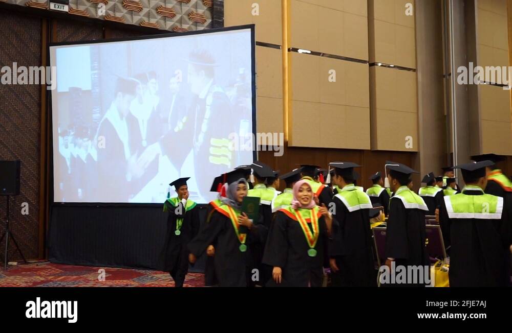 College graduation ceremony group Stock Videos & Footage - HD and 4K ...