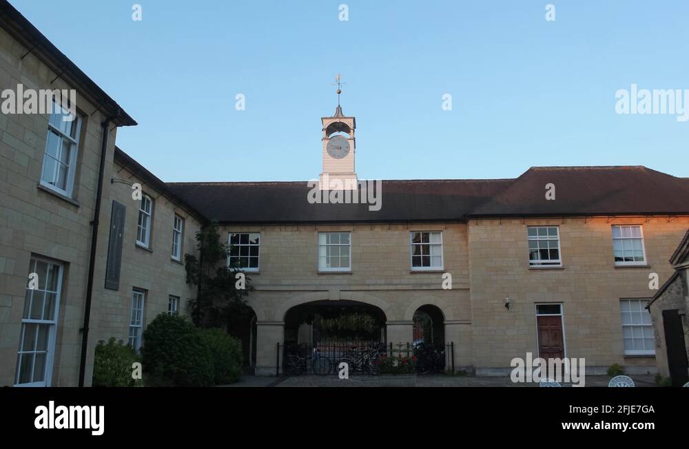 Grand arcade clock Stock Videos & Footage - HD and 4K Video Clips - Alamy