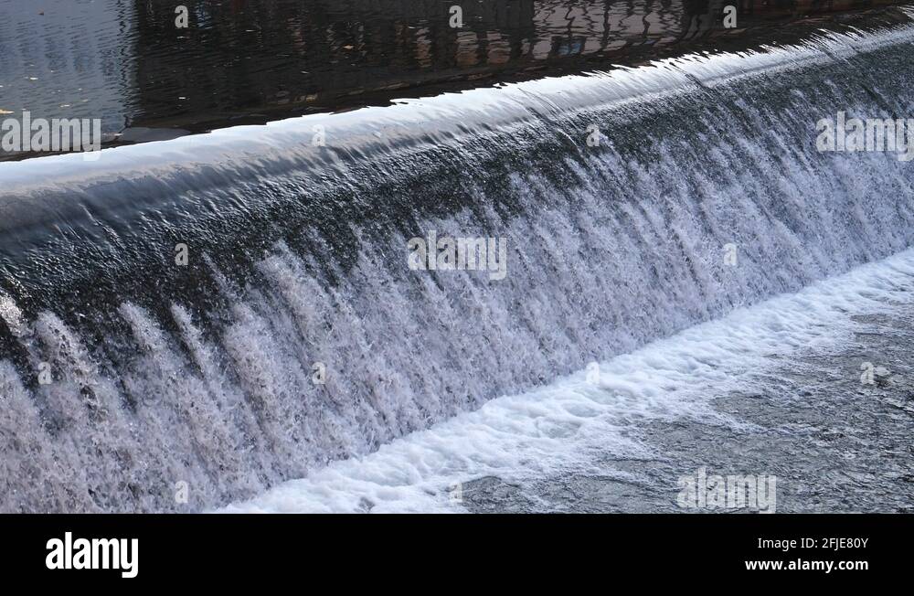 Inflatable weir Stock Videos & Footage - HD and 4K Video Clips - Alamy