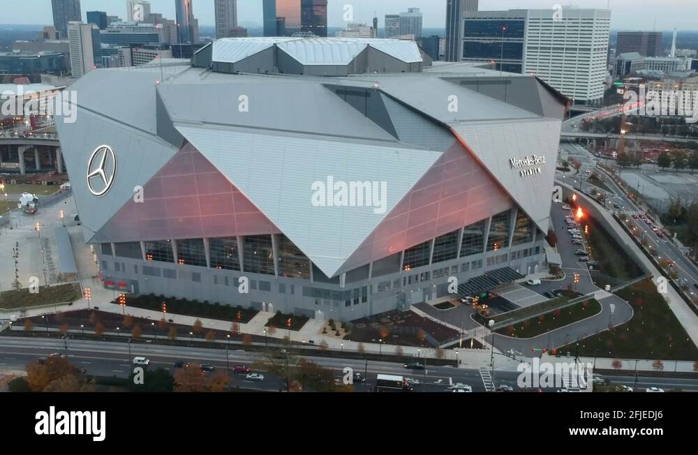 Falcons stadium Stock Videos & Footage - HD and 4K Video Clips - Alamy