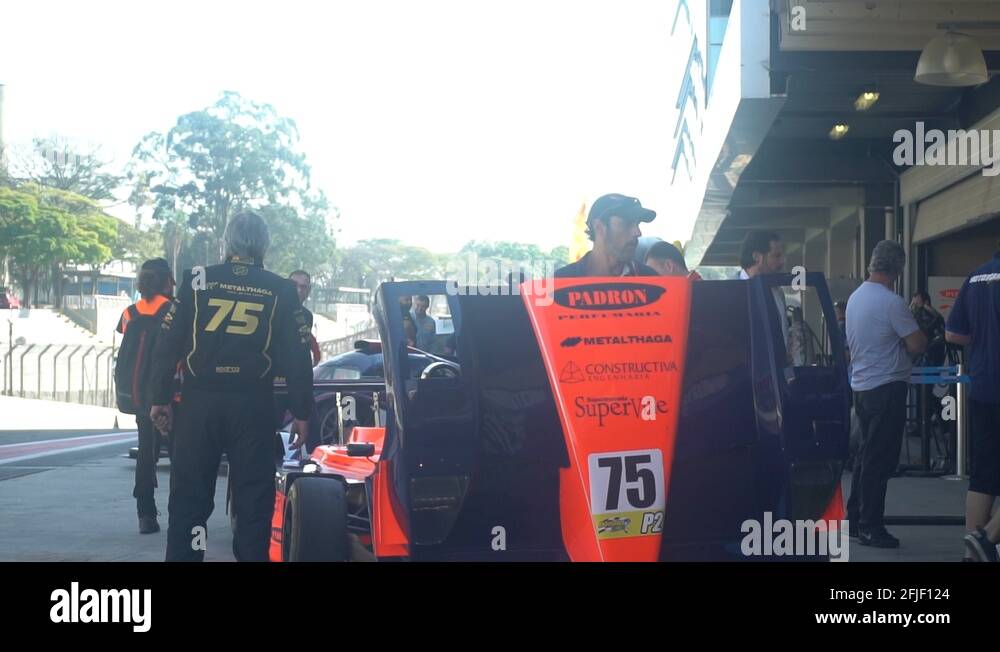 Mechanic pit Stock Videos & Footage - HD and 4K Video Clips - Alamy