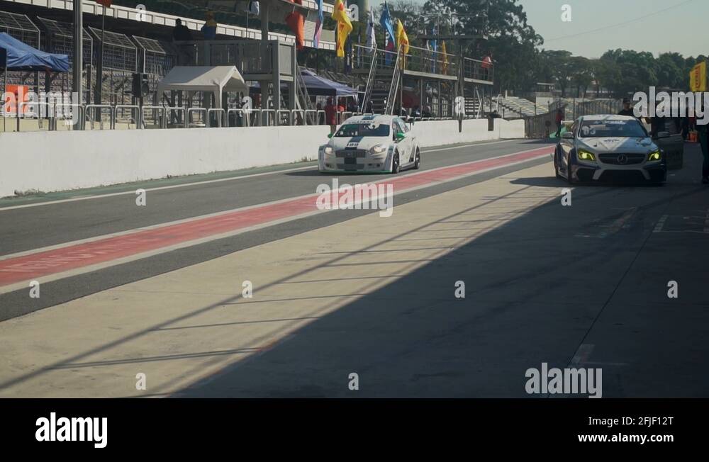 Endurance race car Stock Videos & Footage - HD and 4K Video Clips - Alamy