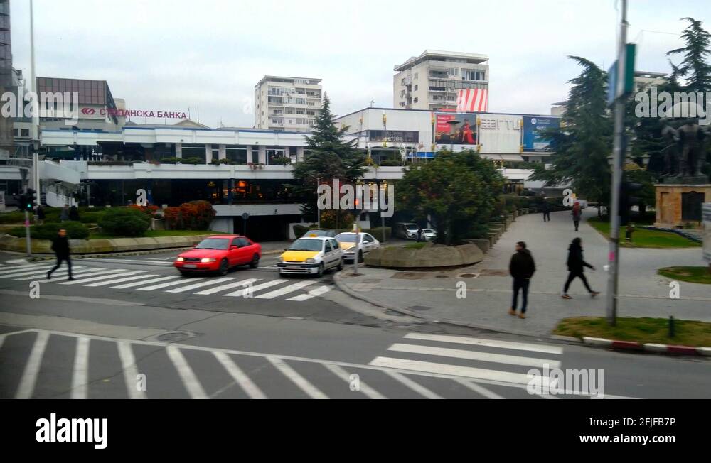 Triumphal gate Stock Videos & Footage - HD and 4K Video Clips - Alamy