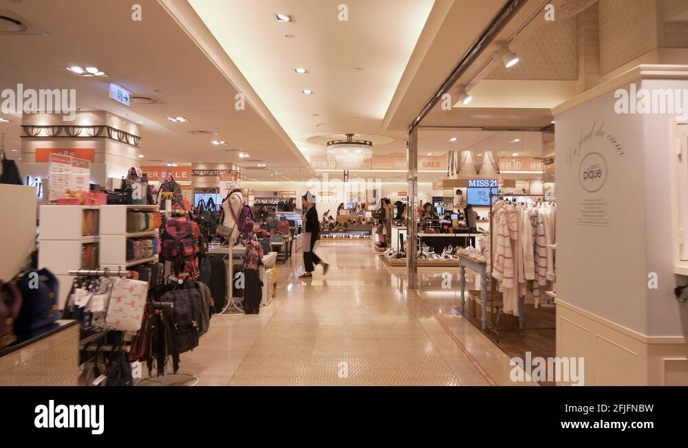 taipei city center famous mall walking slow motion panorama 4k taiwan ...