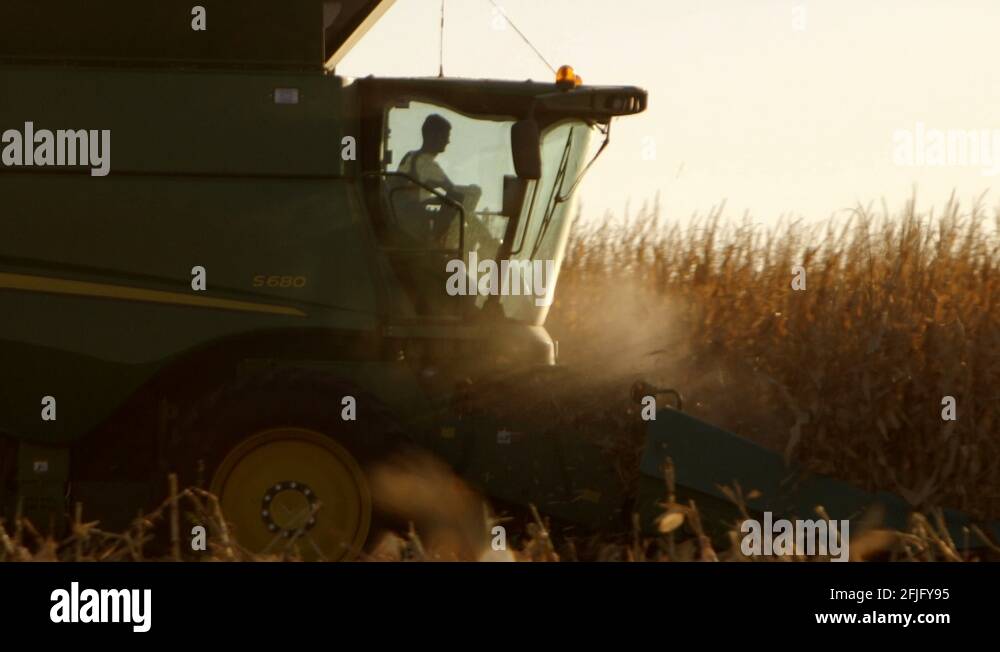 Combine operator Stock Videos & Footage - HD and 4K Video Clips - Alamy